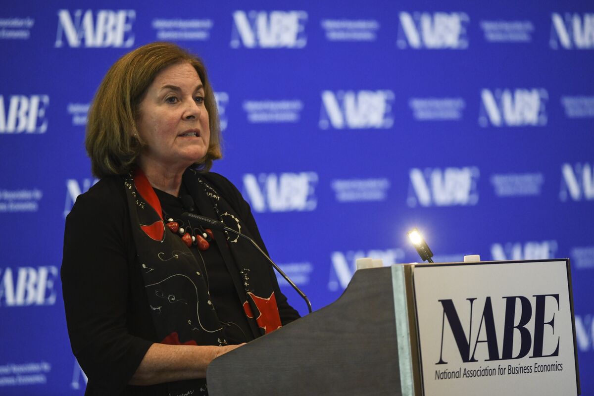 Fed’s George Sees No Need to Ease Unless Slowdown Deepens - Bloomberg