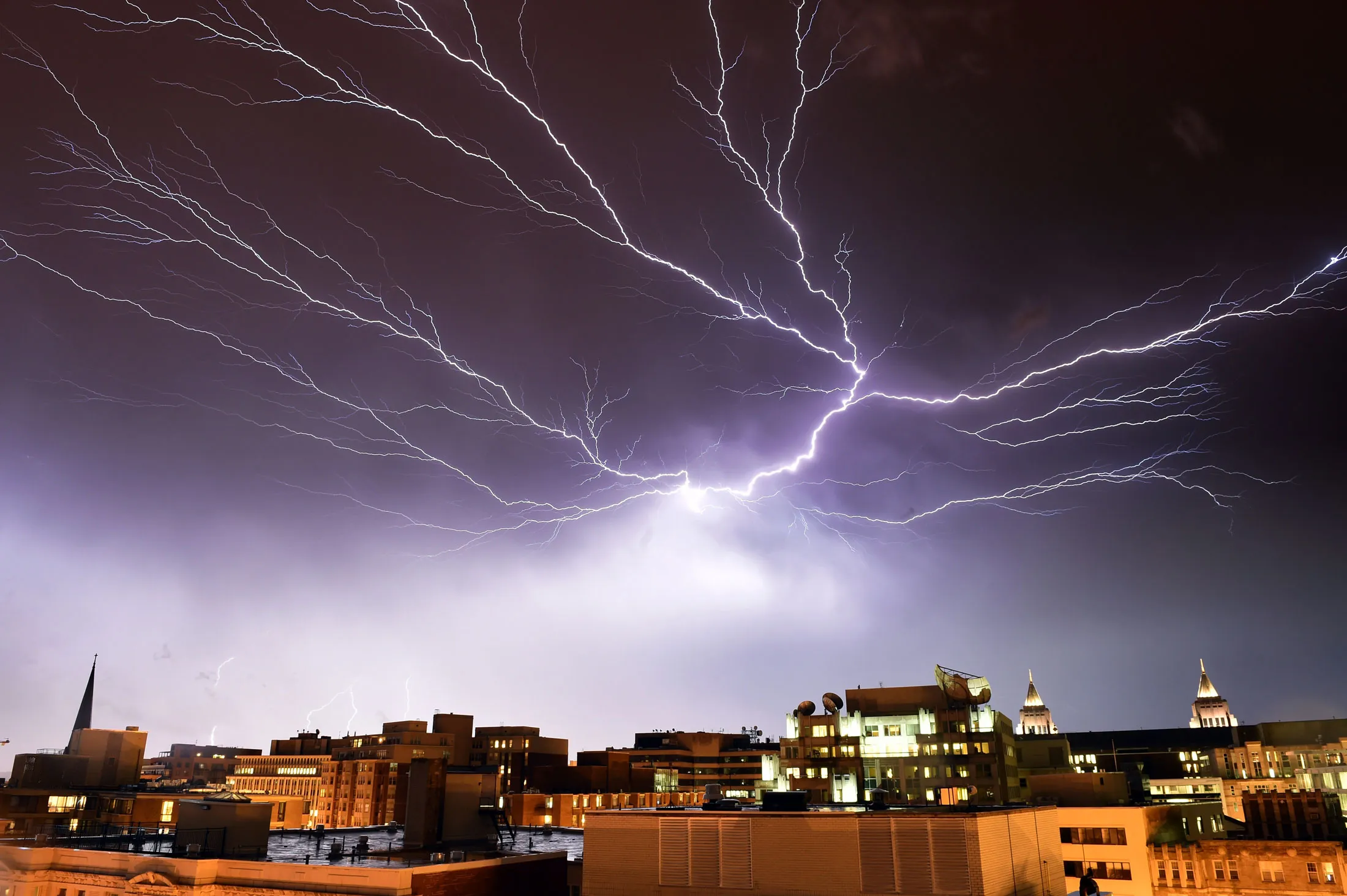 How to Survive a Lightning Strike - Bloomberg