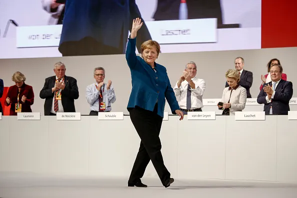 Merkel Bowing Out, Global Divisions Widen: Weekend Reads - Bloomberg