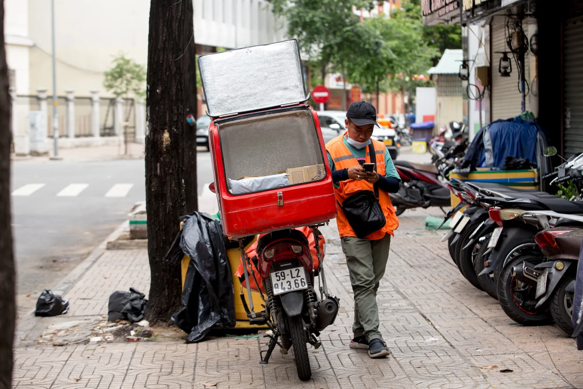 Five Things You Need to Know to Start Your Day: Asia - Bloomberg