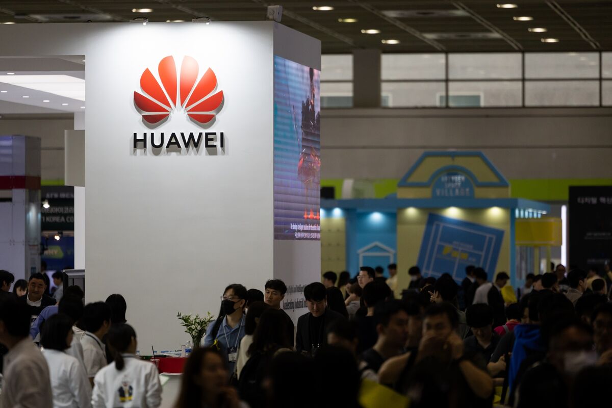 Huawei Seeks AI Chip Clients in Middle East, Southeast Asia - Bloomberg