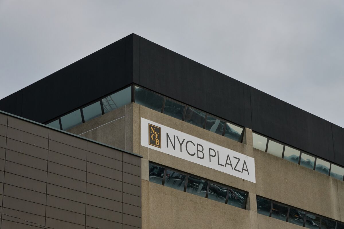 NYCB Jumps as CEO, Board Buy Shares After $4 Billion Selloff - Bloomberg