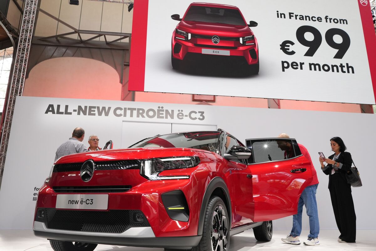 VW, Mercedes, Stellantis Make New Car Models Bet After Weak Start to ...