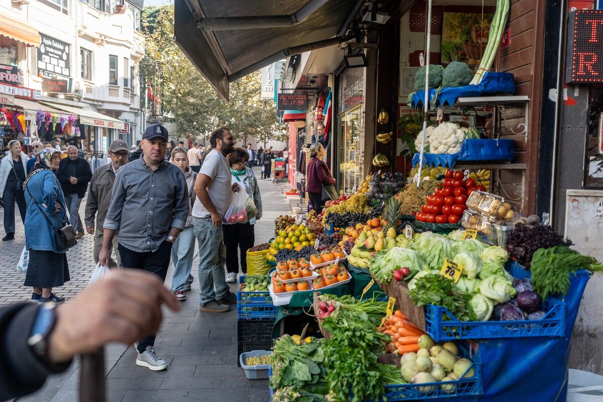 Turkey Plans Modest Tax Hikes to Aid Fight Against Inflation - Bloomberg