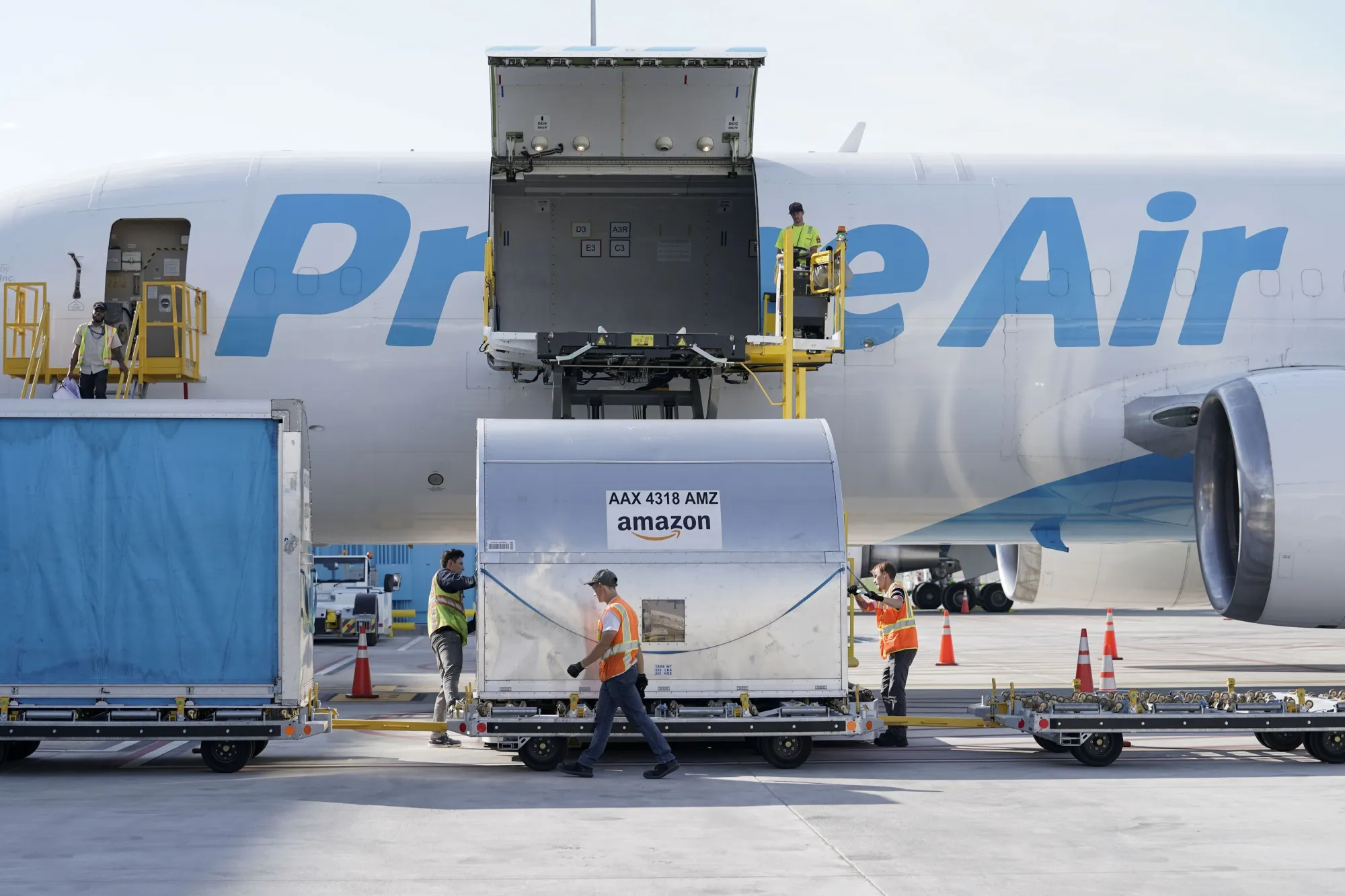 Amazon Air Cargo Flights Grow at Slowest Pace Since Early Pandemic ...