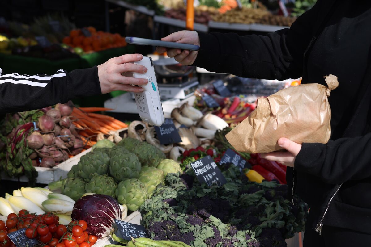 U.K. Inflation Hits Another 30-Year High: The London Rush - Bloomberg
