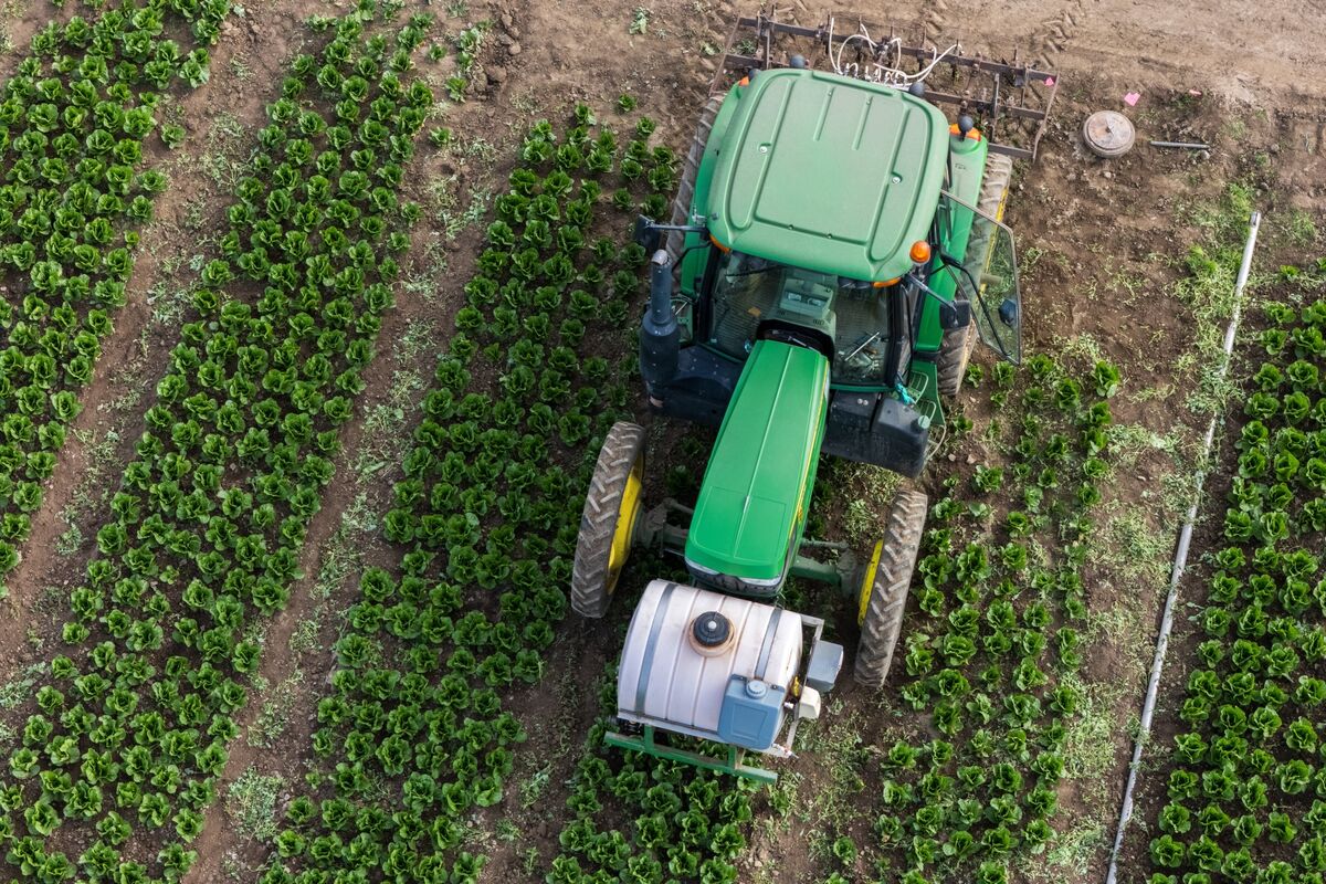 US Lowers Tariffs on Farm, Industrial Equipment as Costs Soar - Bloomberg