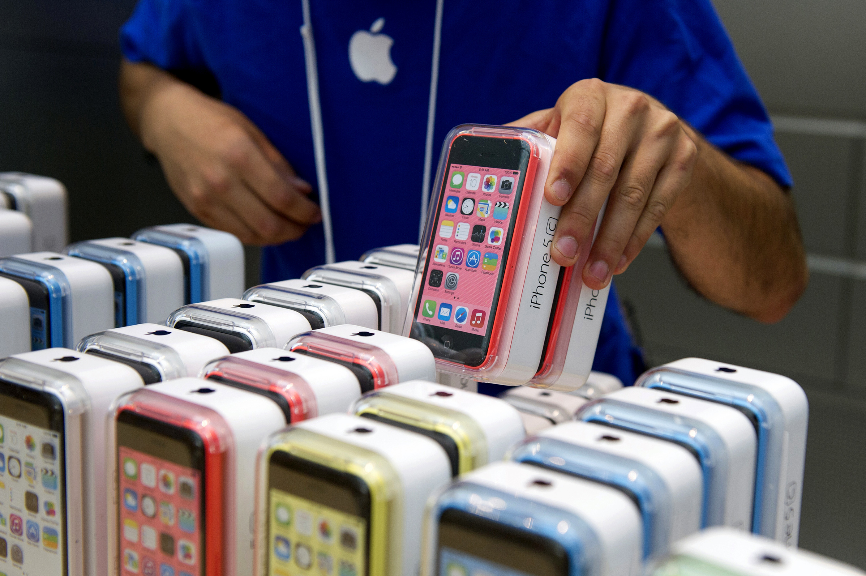 Apple stock hits record high ahead of iPhone launch - IT基礎