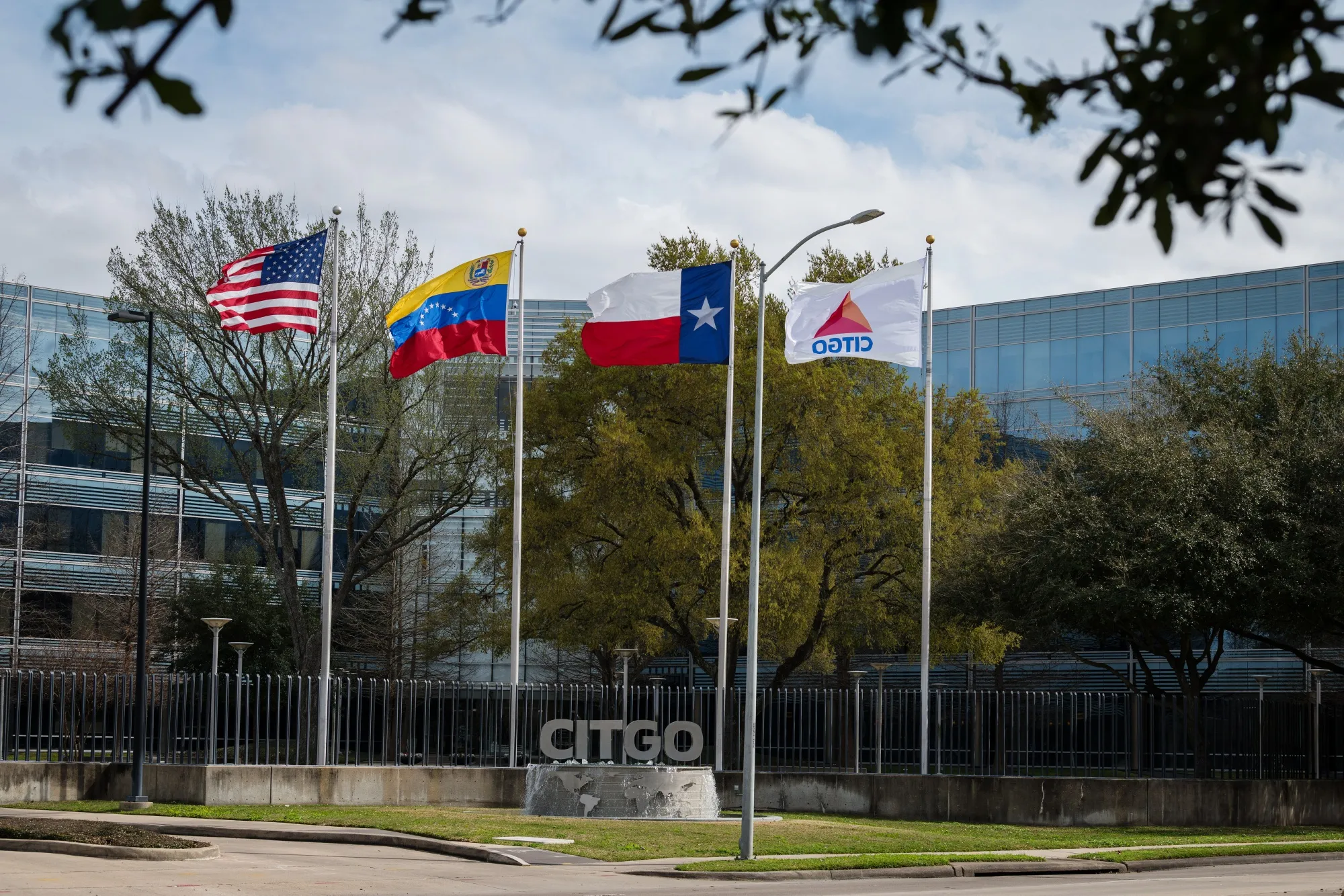 Venezuela Opposition Presses US Officials to Halt Citgo Sale - Bloomberg