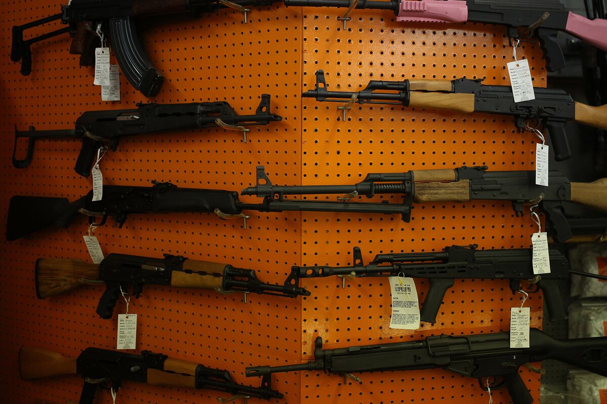 State Street Plans to Engage With Gunmakers After Shootings - Bloomberg