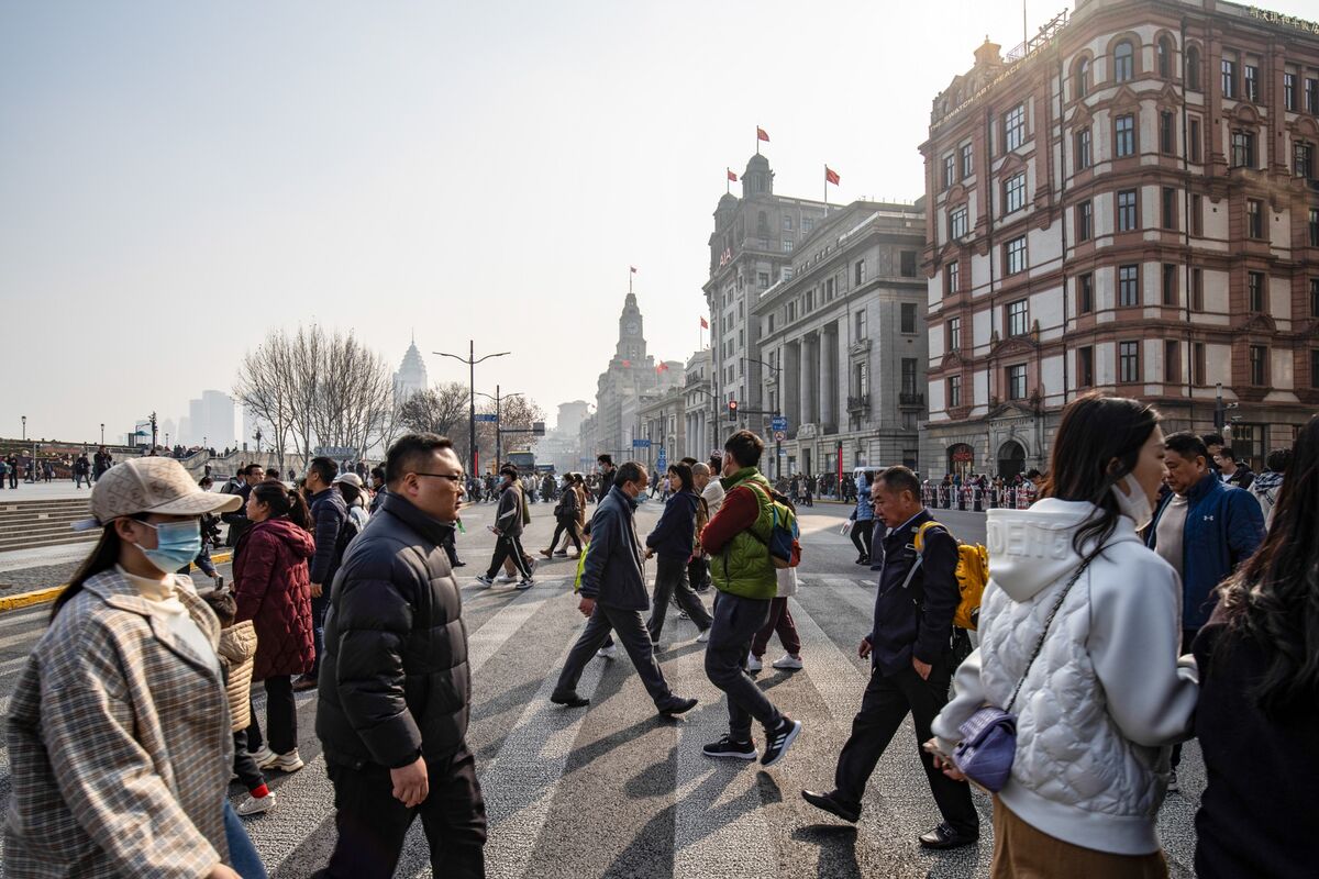 China to Unveil GDP Target, Avoid ‘Bazooka’ Stimulus at Meeting - Bloomberg