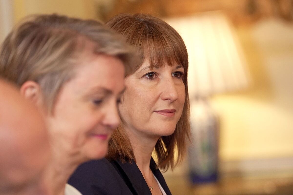 Rachel Reeves to Deliver Crunch UK Budget on November 26 - Bloomberg