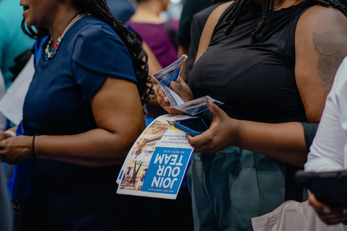 Warning Signs of Weak Job Creation in the US - Bloomberg