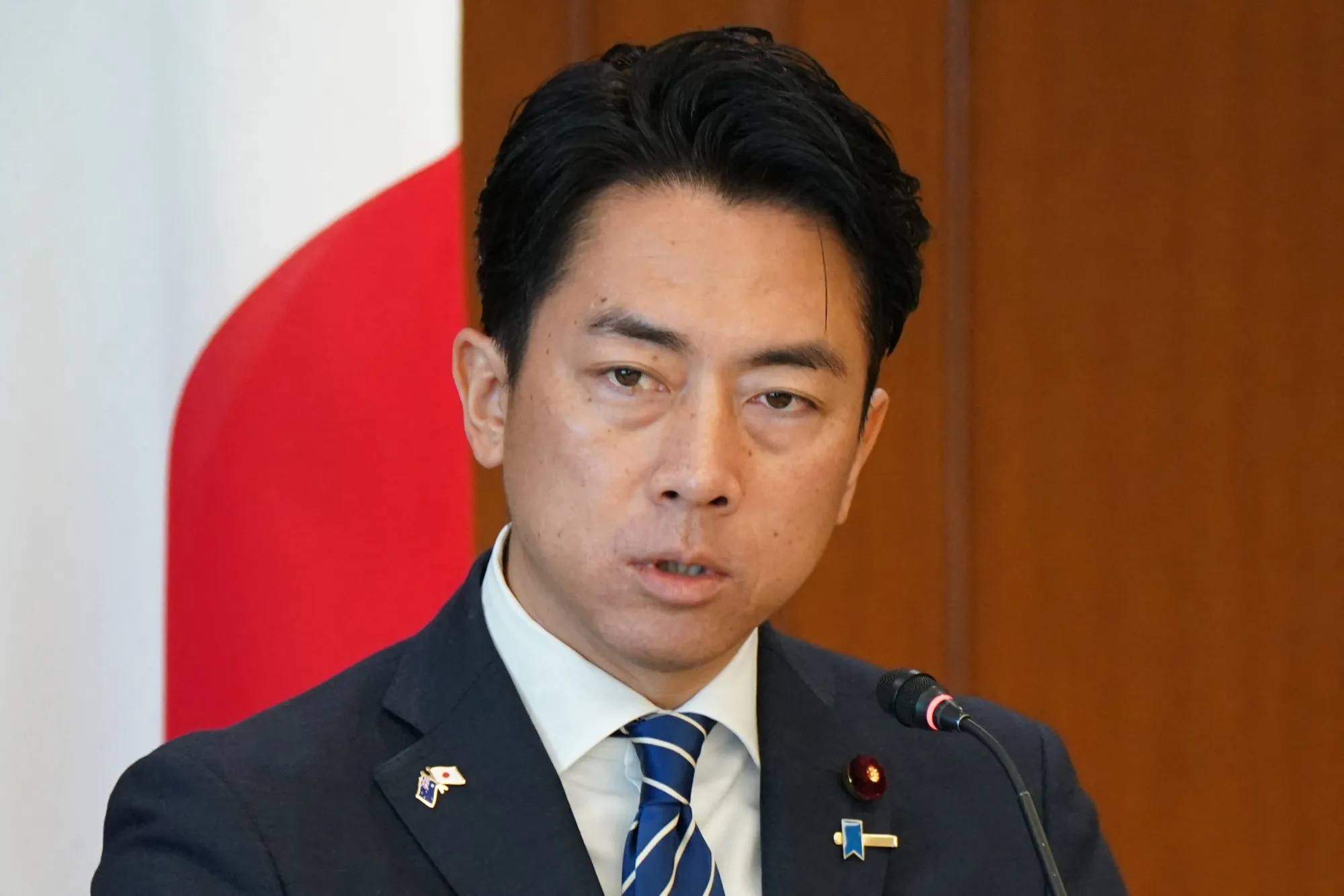 Japan, US Defense Chiefs Agree China Radar Incident Damaging - Bloomberg