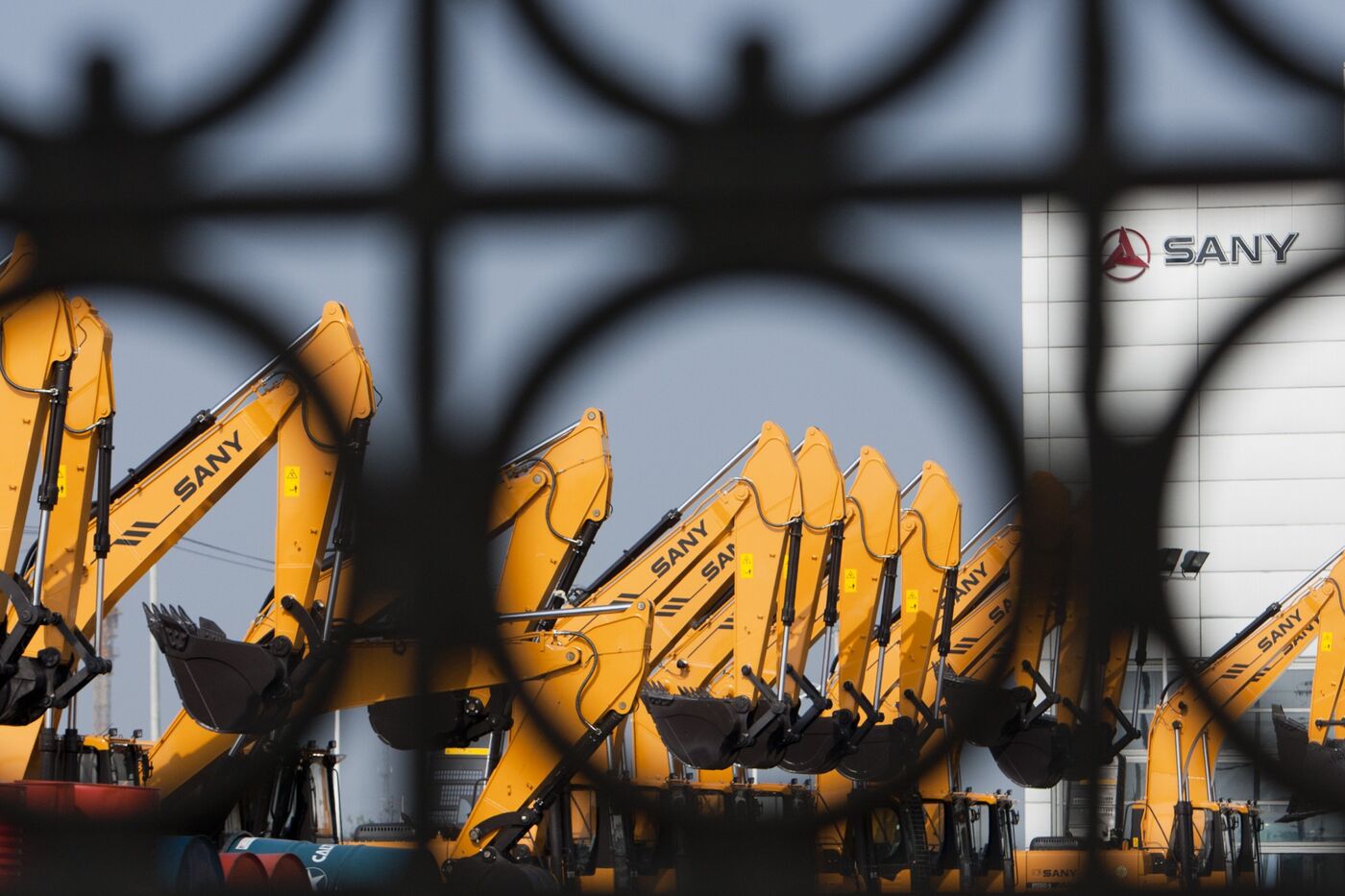 Chinese Machinery Maker Sany Heavy Industry Plans Swiss Listing - Bloomberg