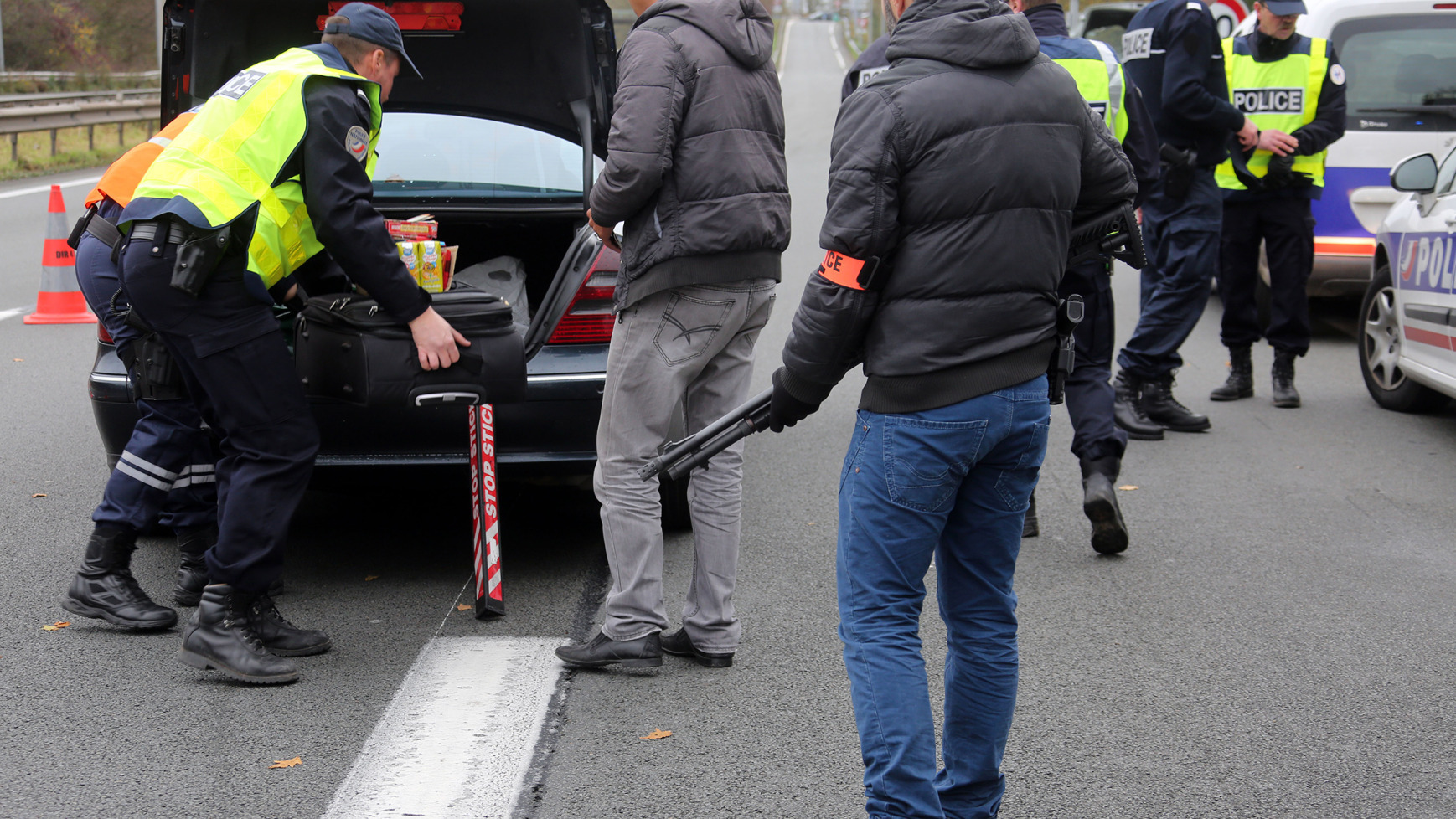 France Asks for Systematic Controls Within Schengen Border Area - Bloomberg