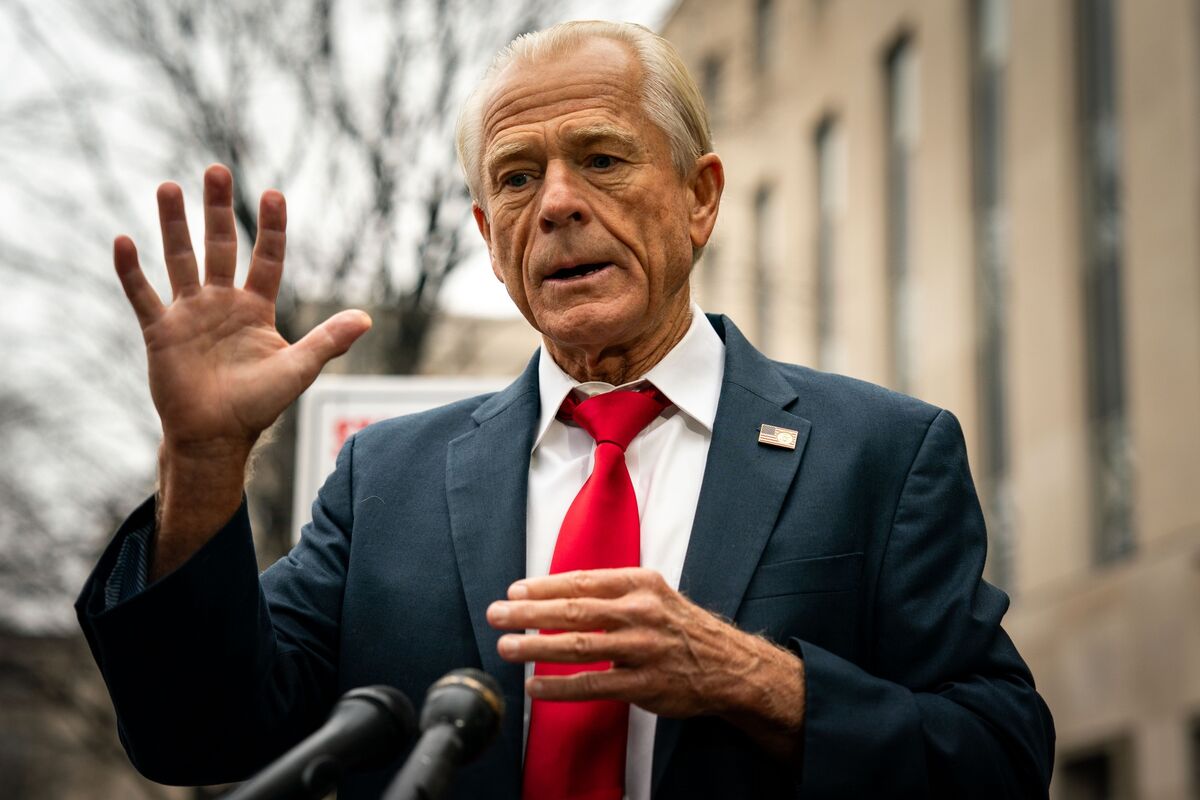 Trump’s Ex-Aide Navarro Faces Prison After Supreme Court Rebuff - Bloomberg