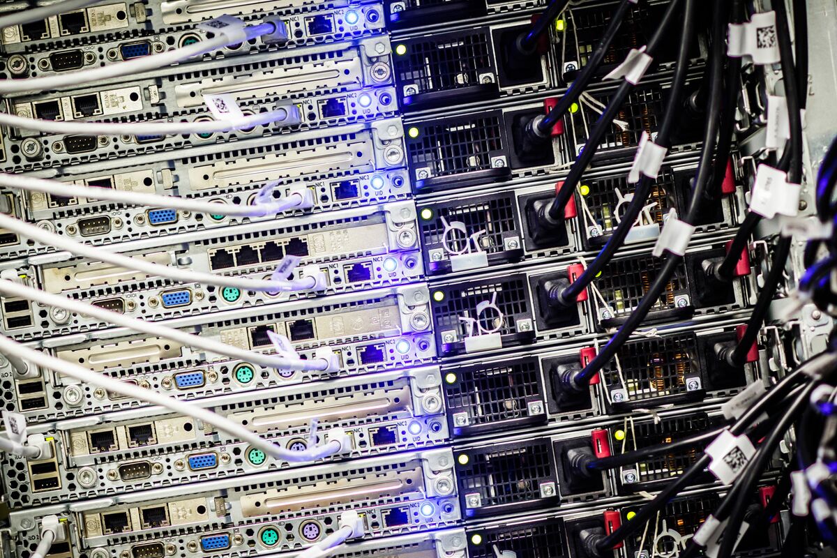 Amazon Opens Data Centers to Boost U.K. Cloud Services - Bloomberg