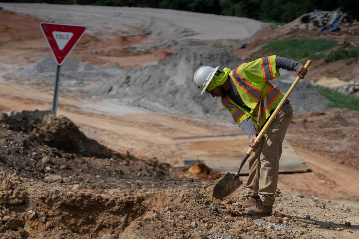 Muni Funds See Biggest Inflow Since May as Rate-Cut Bets Build - Bloomberg