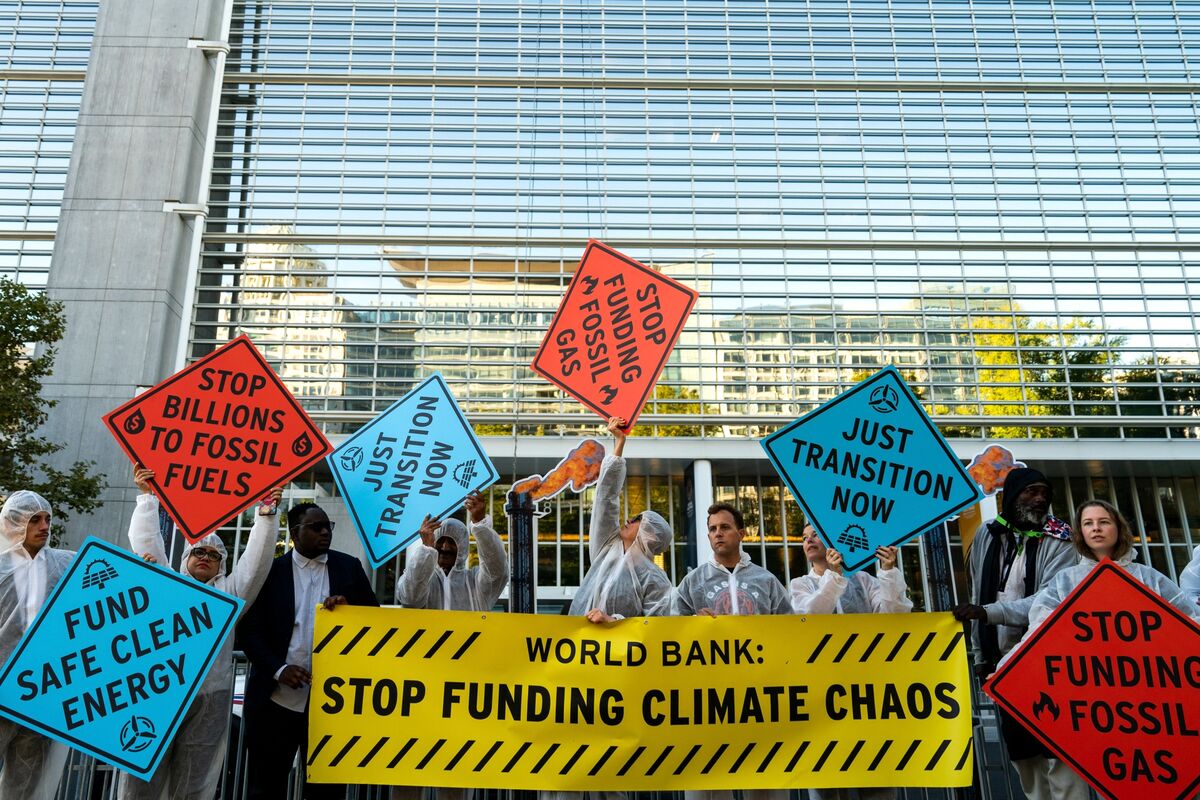 Trump's DOE Pick Chris Wright Wants to Live With Climate Change - Bloomberg