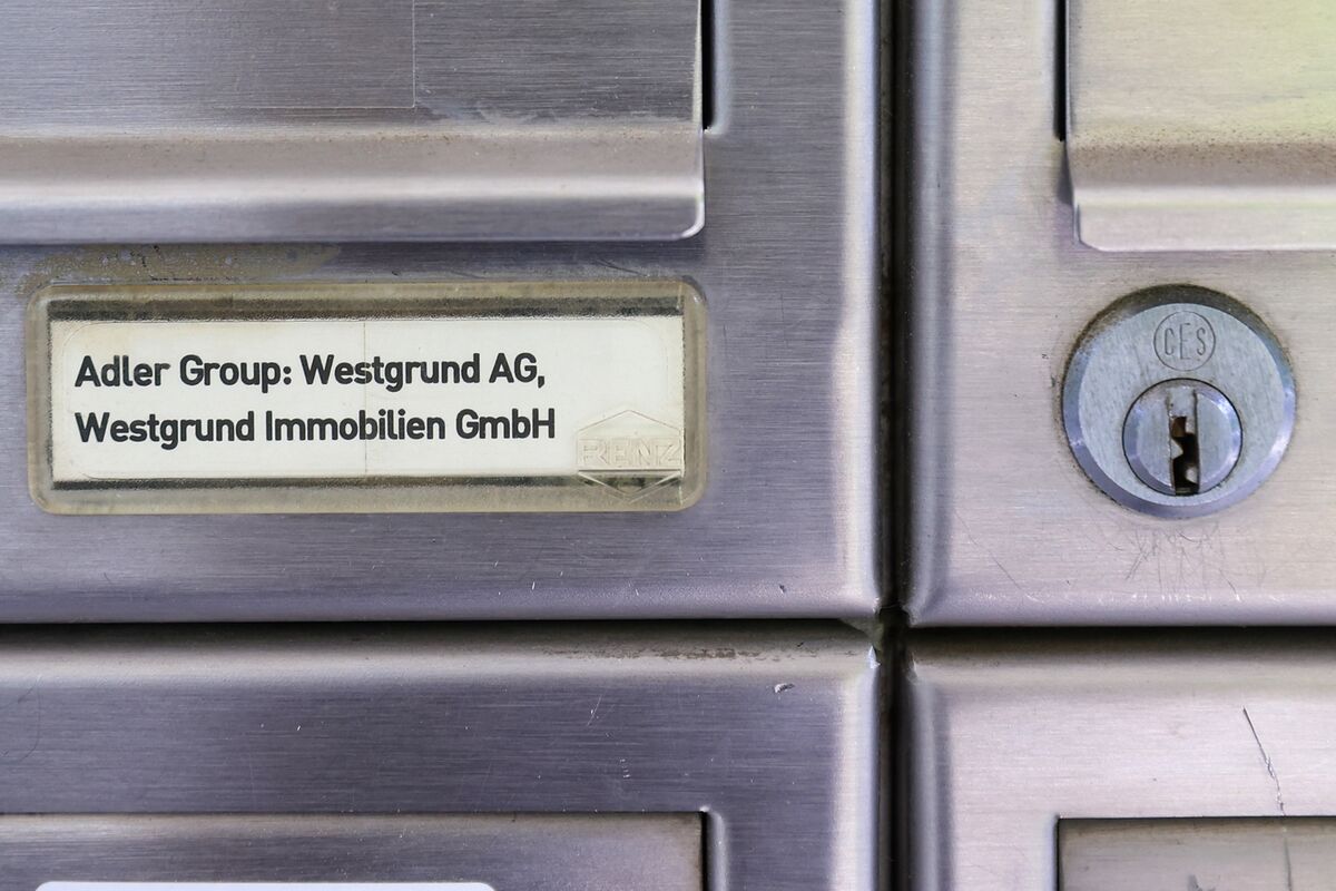 Adler versucht mit Verkäufen und Hochzinsbonds Refinanzierung - Bloomberg