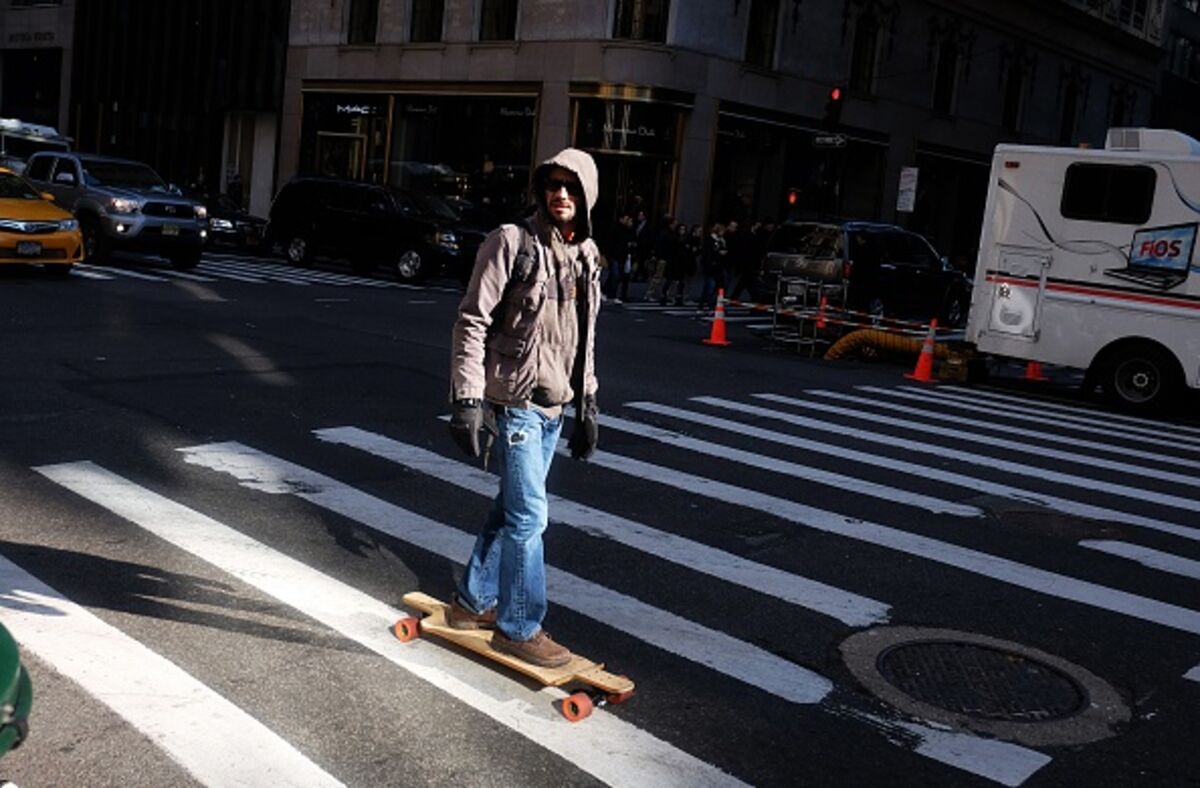 Here Come the Tech Industry Basic Income Bros - Bloomberg