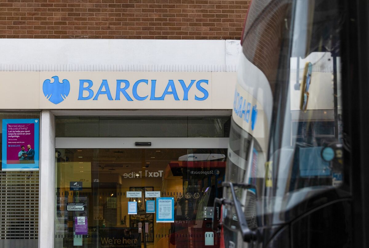 Barclays to Cut About 450 Jobs in UK Retail Bank, Union Says - Bloomberg
