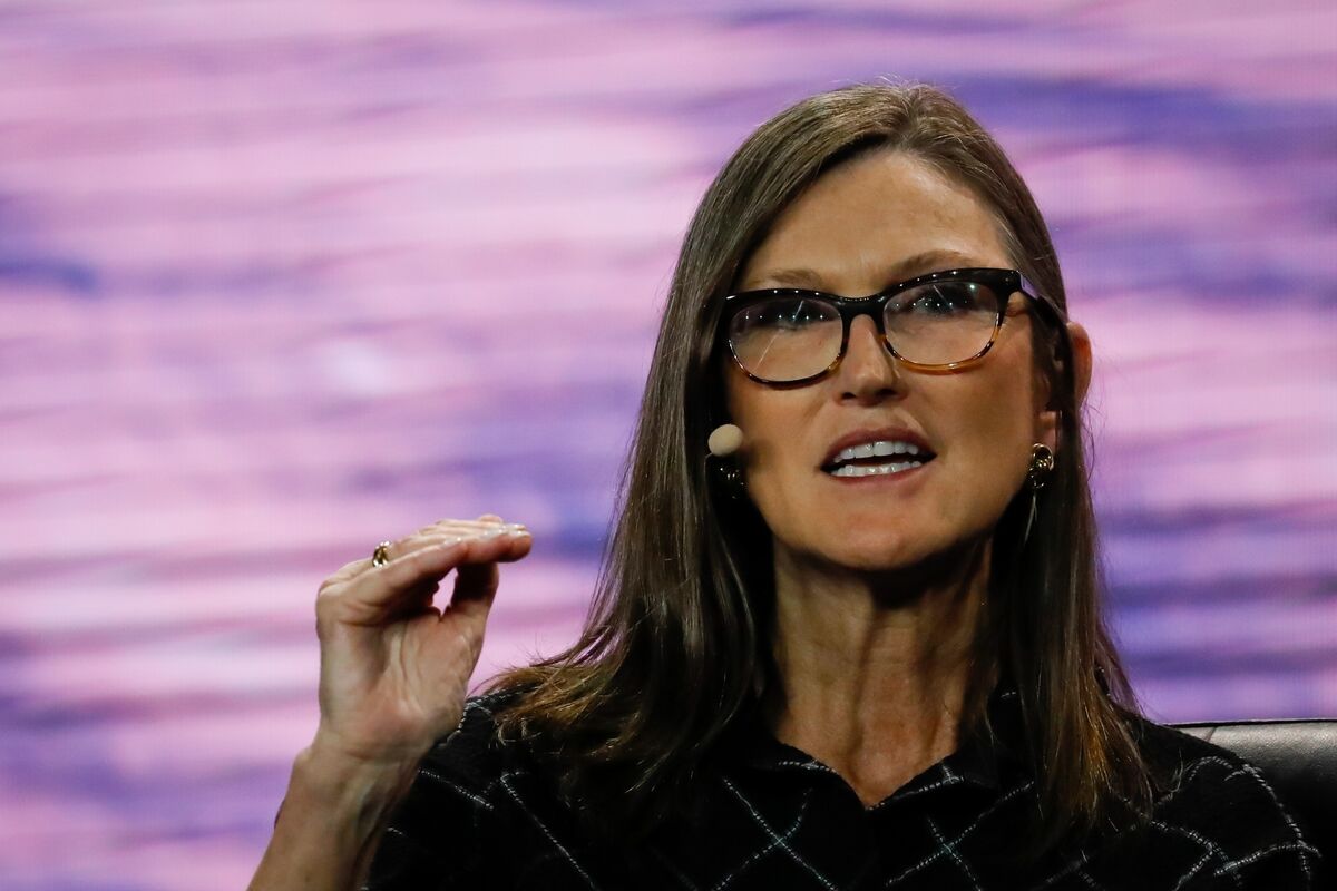 Cathie Wood’s ARKK Flirts With 2-Year Low as Short Sellers Eye Possible ...