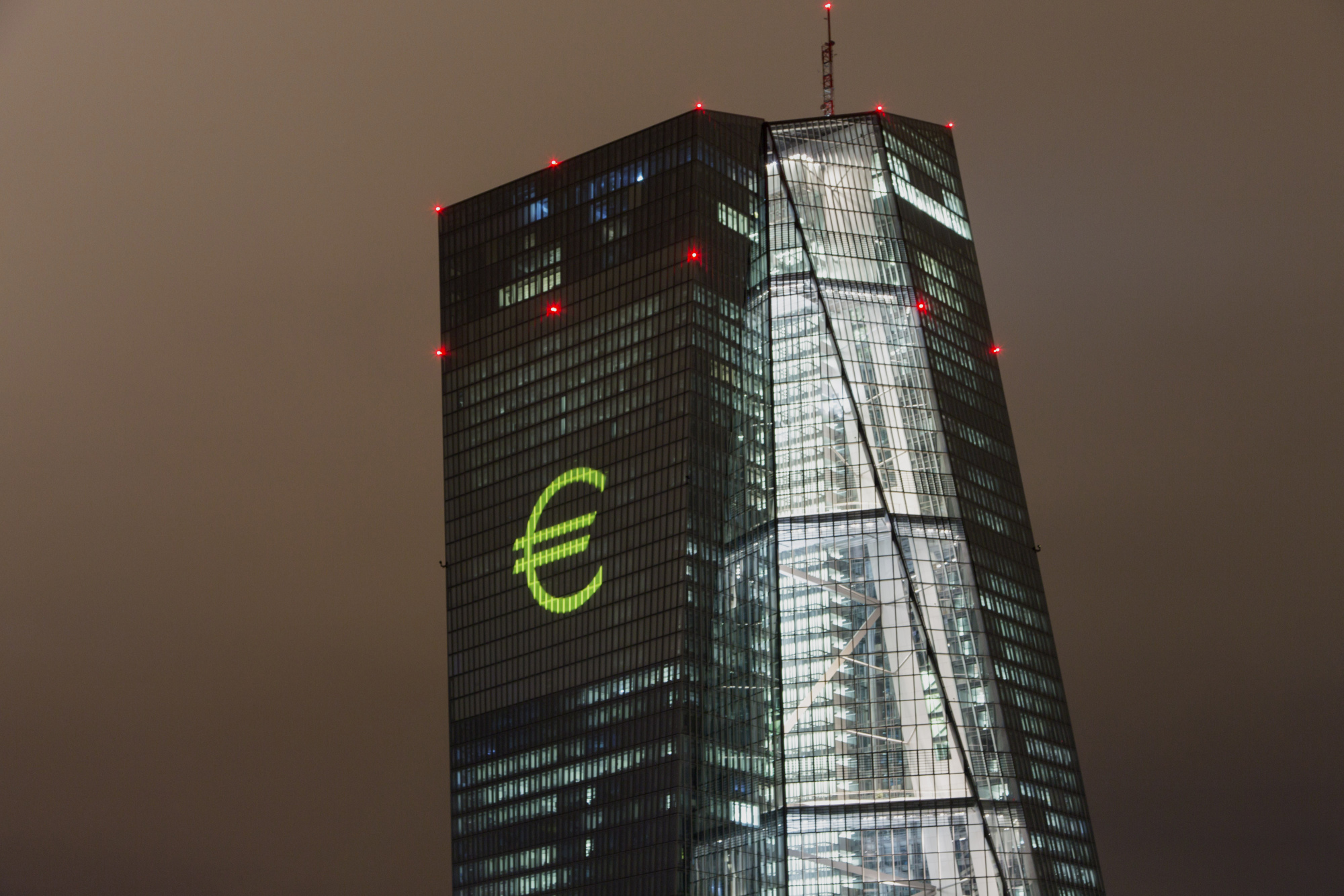 ECB Keeps Net Covid Pandemic Bond Buying Pace Little Changed Last Week ...