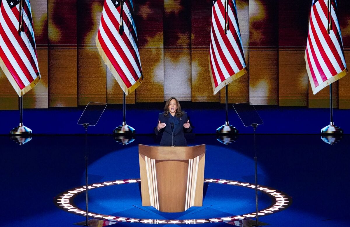 Harris, Obama and the Cost of Running for President While Black - Bloomberg