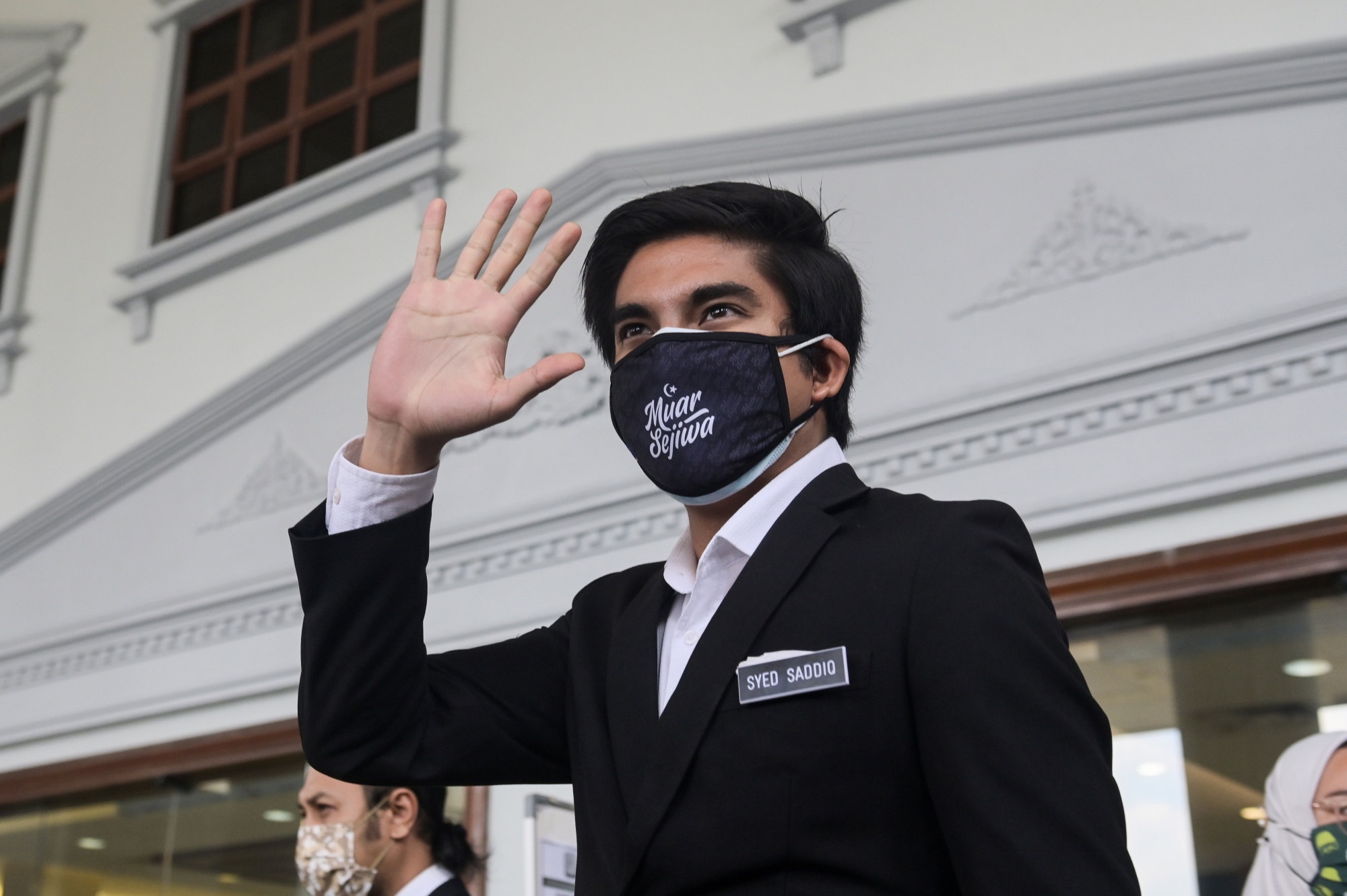 Malaysia MP Exits Government, Retracts Anwar Support Over Graft Case ...