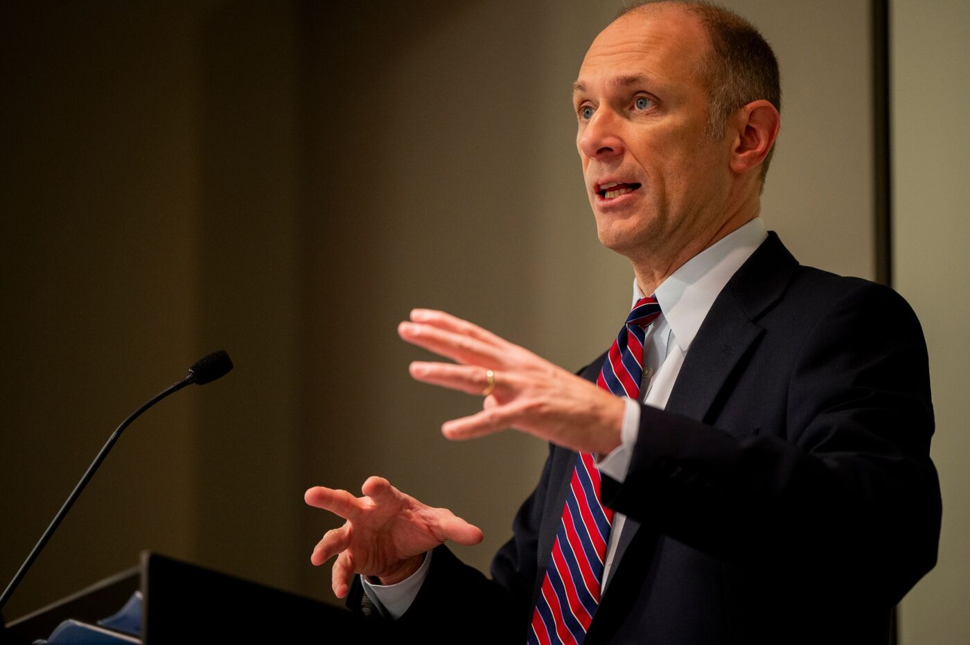 Goolsbee Says Fed Could Better Convey How It Responds to Economy ...