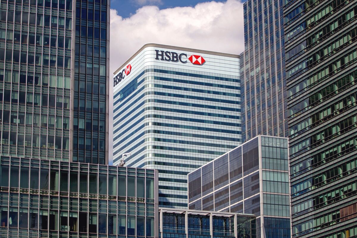 HSBC Plans Fresh Round of Investment Bank Job Cuts Next Week - Bloomberg