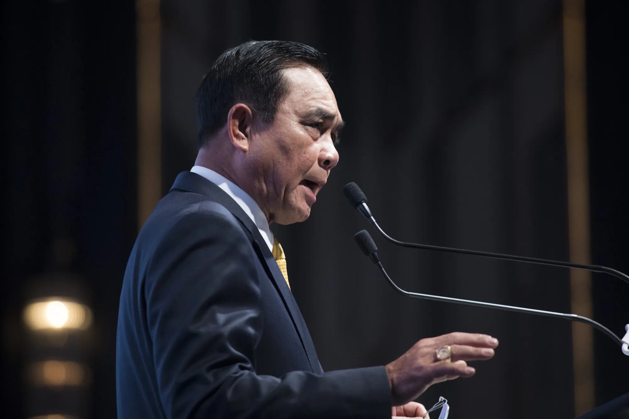 Thai PM Prayuth Slips in Survey as Voters Split Ahead of Vote - Bloomberg