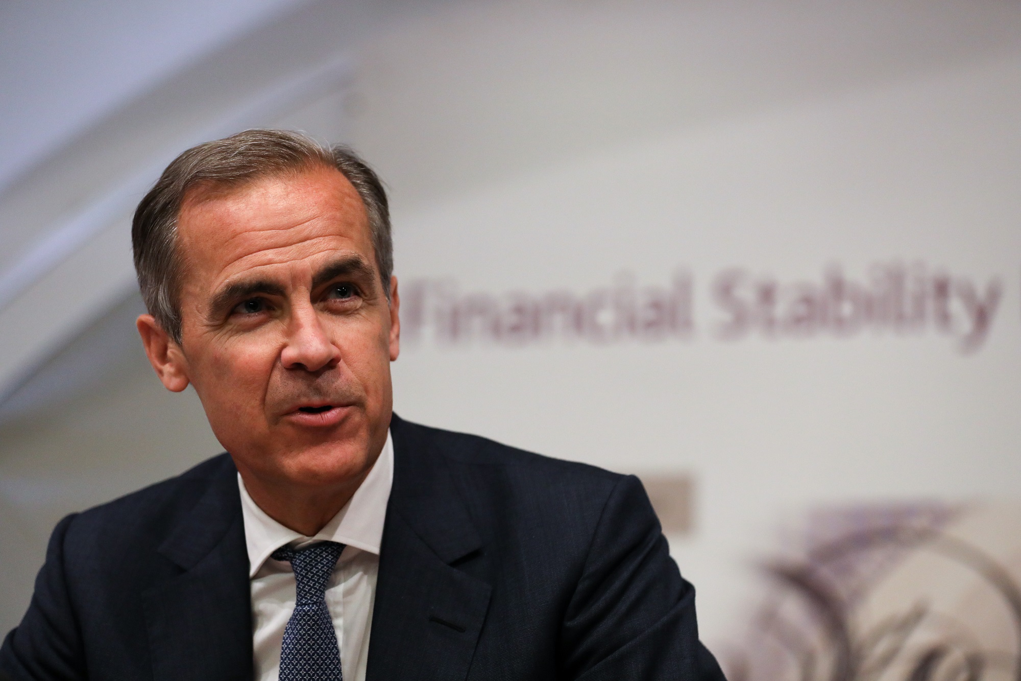 Carney's Fancy Toolkit Won't Be Enough to Turn a Hawk - Bloomberg