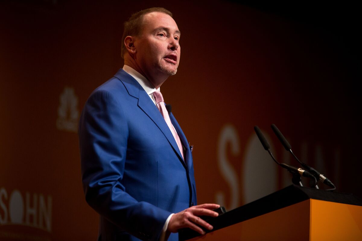 Gundlach Says Rising Rates and Deficits Like ‘Suicide Mission’ - Bloomberg