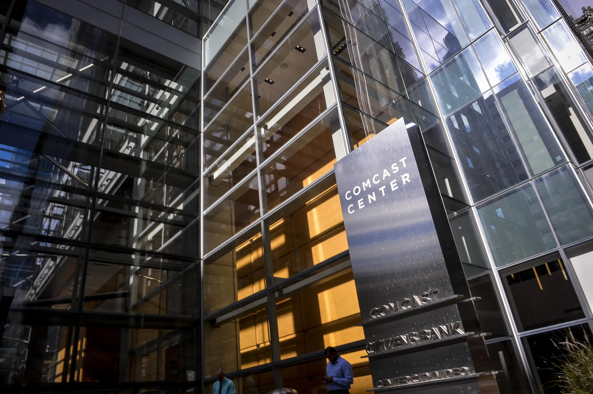 Thriving in U.S., Comcast Pitches Investors on European Plans - Bloomberg