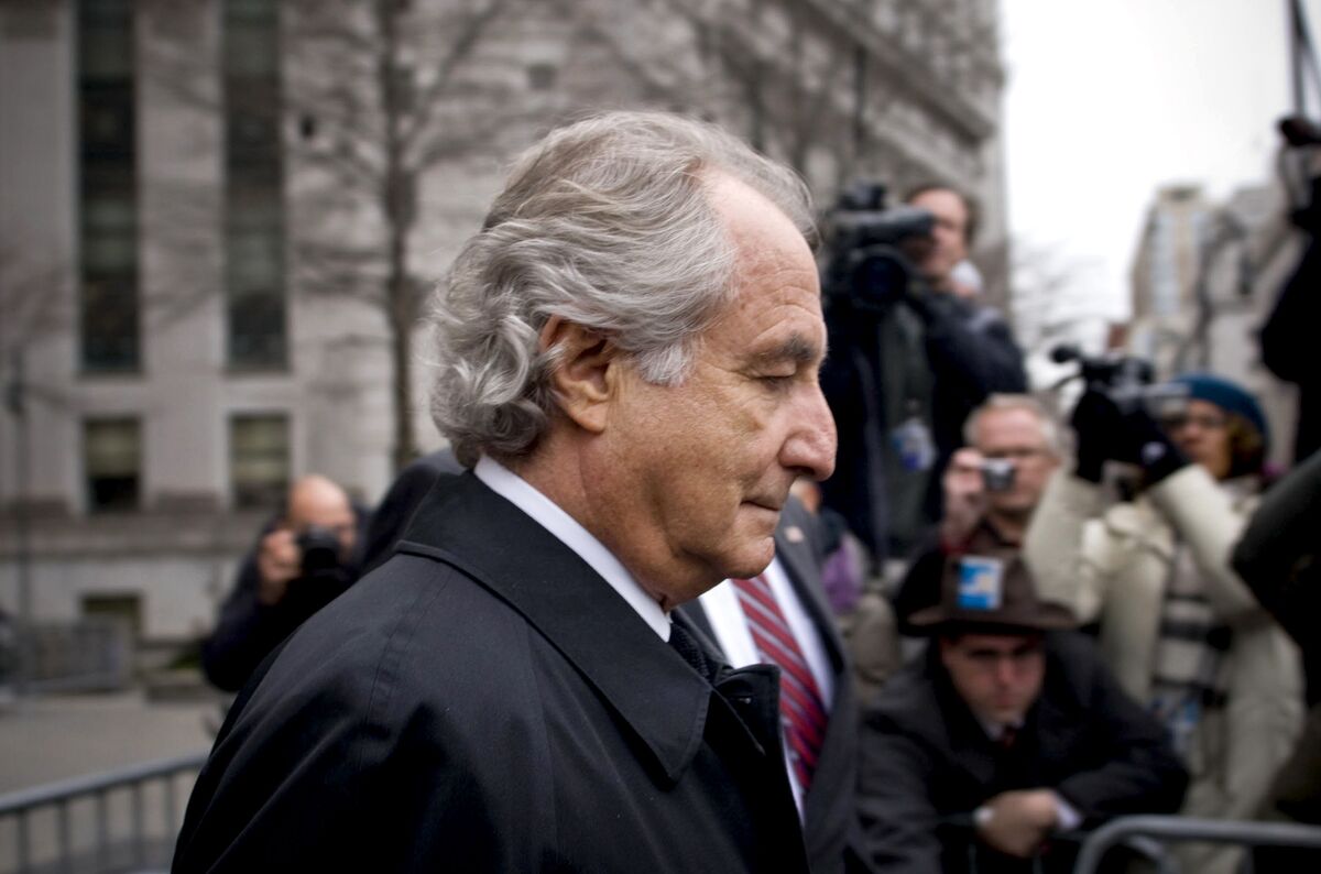 SEC Enriches Fraudsters, Lawyers as Secrecy Shrouds Tips Program ...
