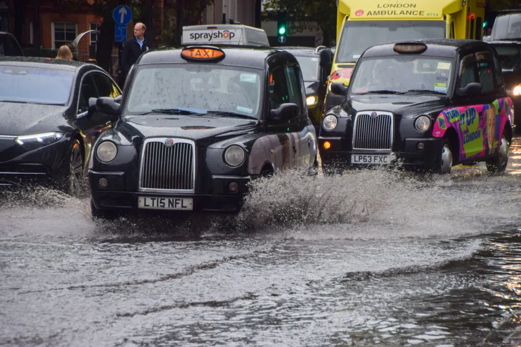 Two Fresh Weather Warnings for Heavy Rain as Deluge to Begin on Sunday ...
