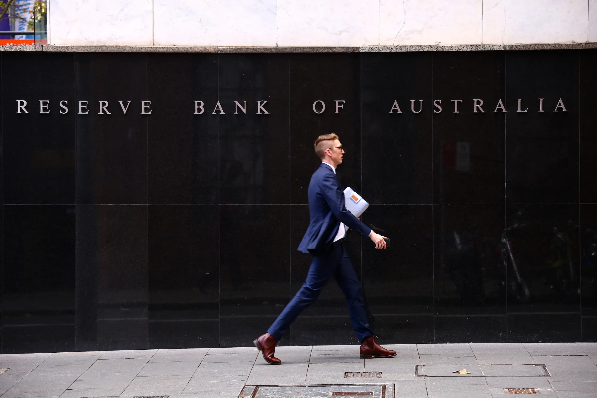 Australia Holds Key Rate as Surging Property Boosts Optimism - Bloomberg