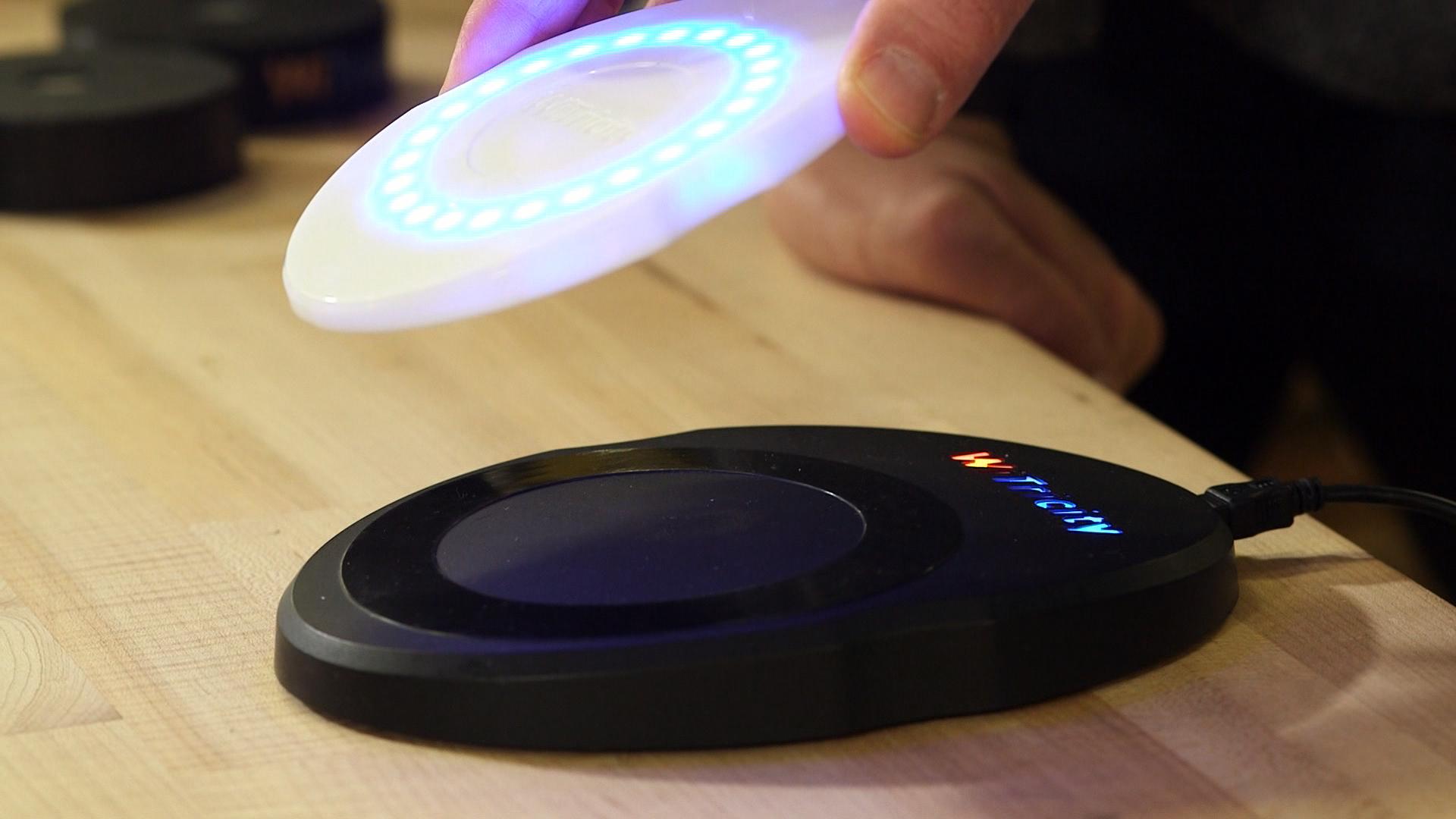 Watch Welcome to the World of Wireless Charging (Video) - Bloomberg