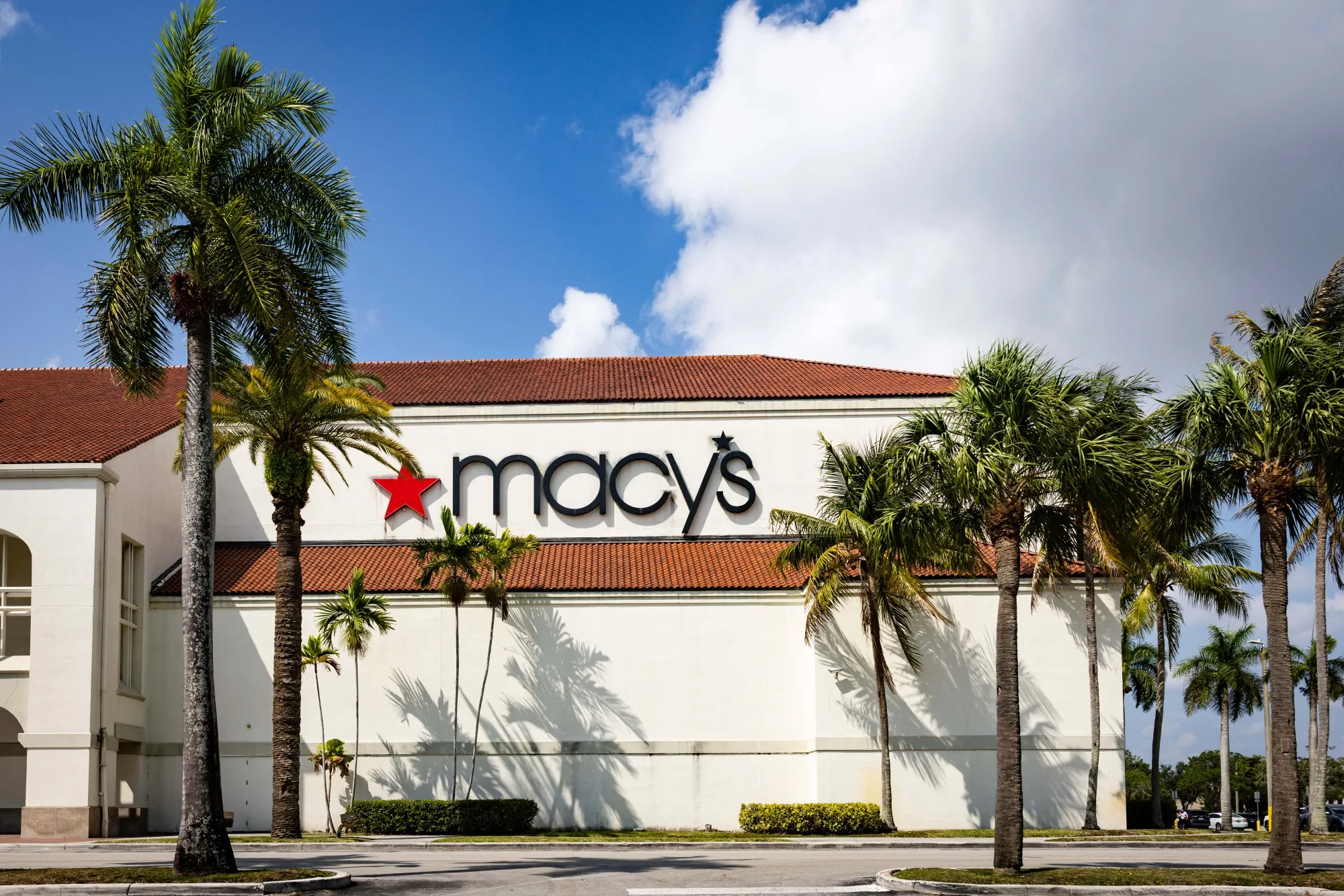 Macy’s Investor Group Raises Buyout Offer Again, WSJ Reports - Bloomberg