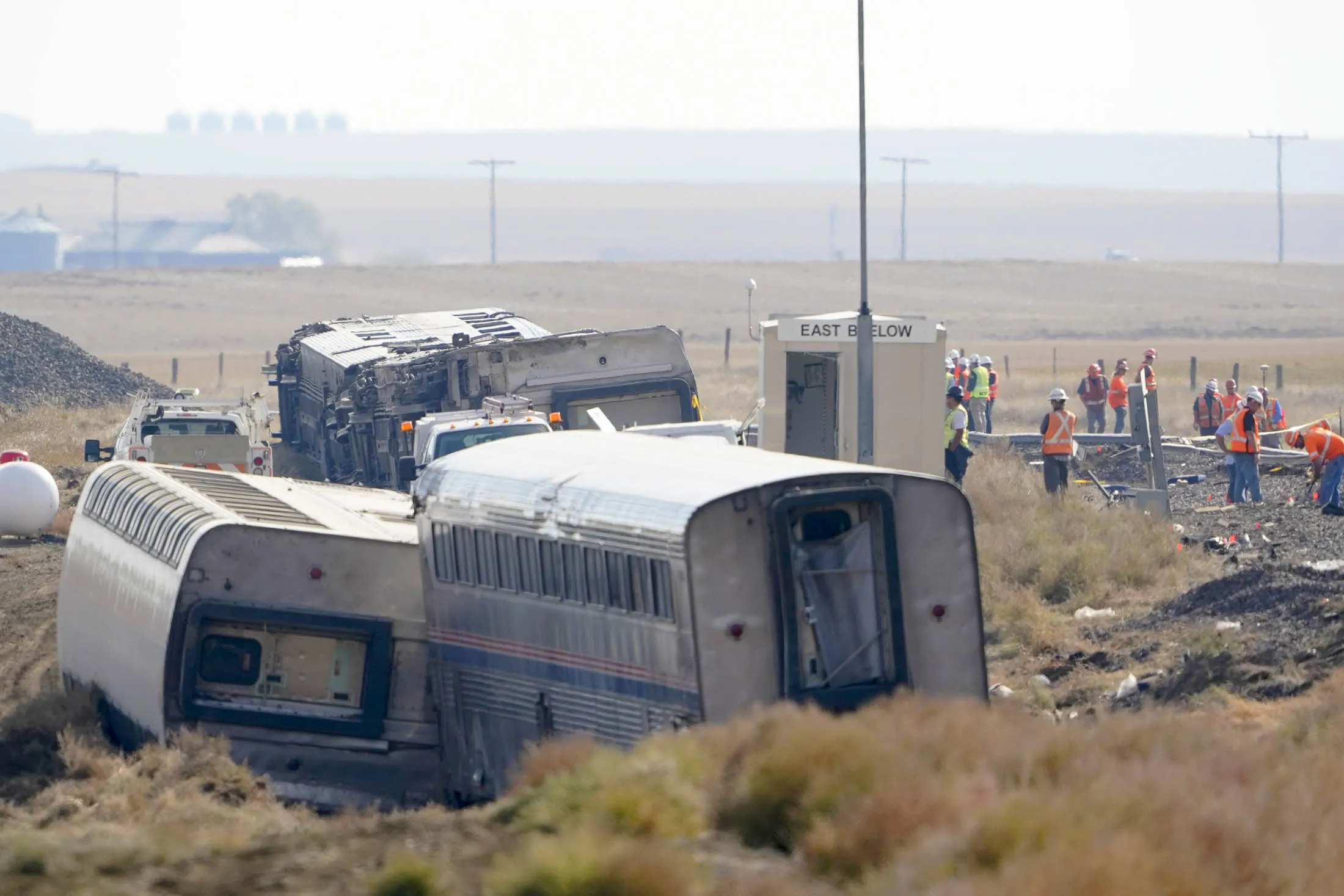 Passengers May Have Been Ejected in Deadly Amtrak Derailment - Bloomberg