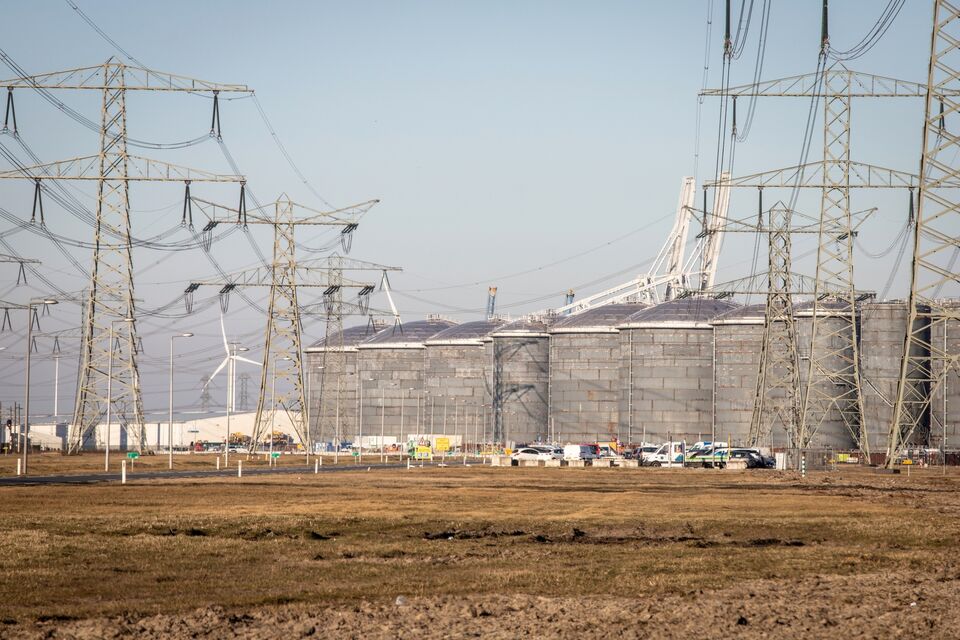 Dutch Government Weighs Taking Stake in Grid Operators Stedin, Enexis ...