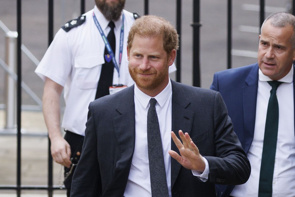 Royal-in-Exile Prince Harry Takes on the British Tabloids - Bloomberg
