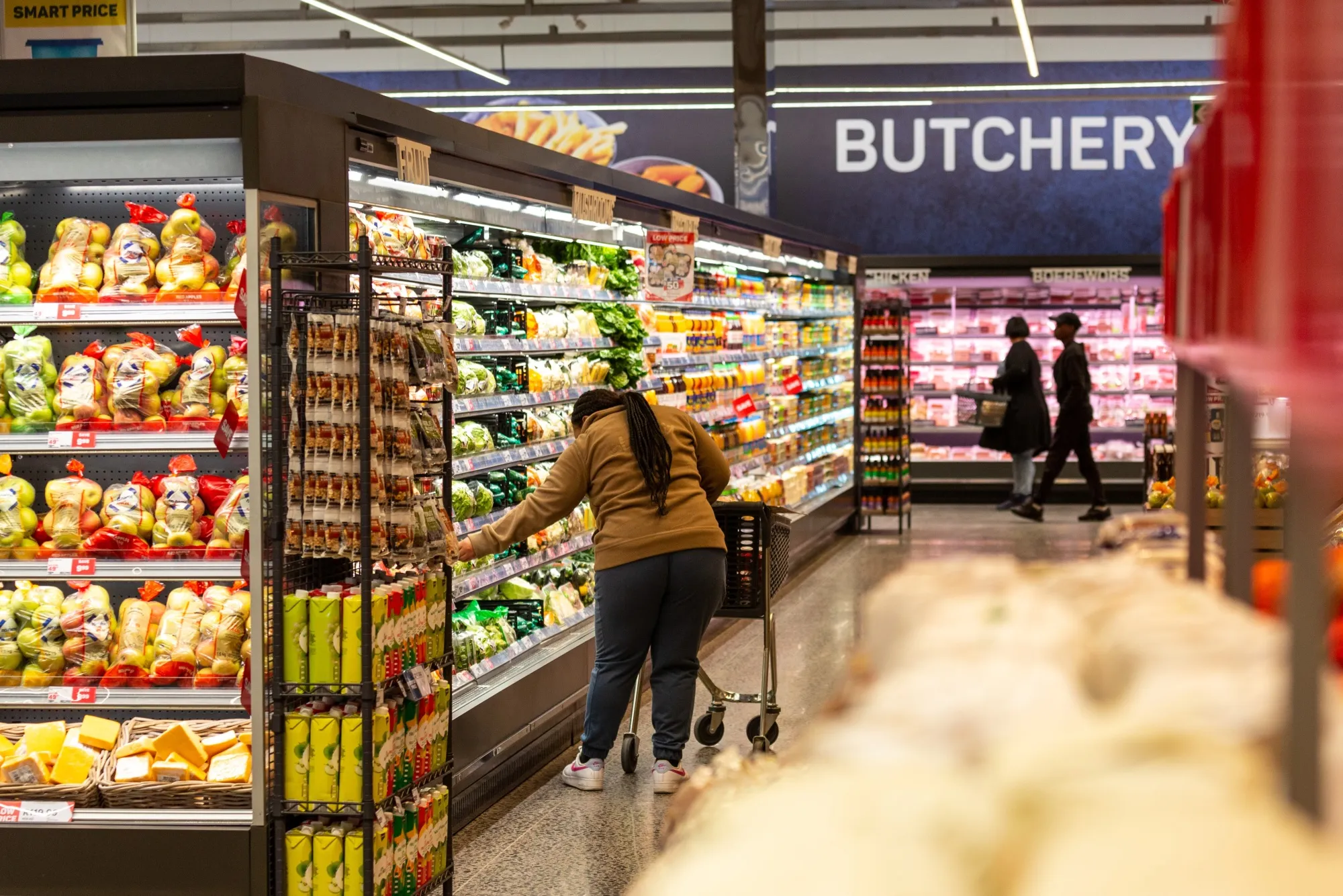 Pick n Pay Misses Dividend Estimates as Power Costs Increase - Bloomberg