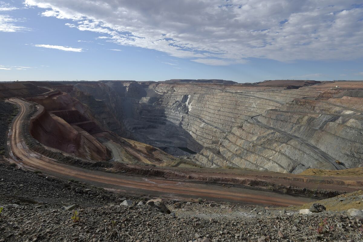 Saracen to Buy Barrick’s Share of Australian Super-Pit for $750m ...