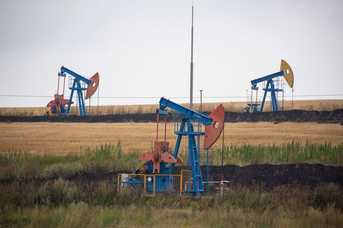 Russia Raises Oil Processing to Highest Levels in 10 Weeks - Bloomberg