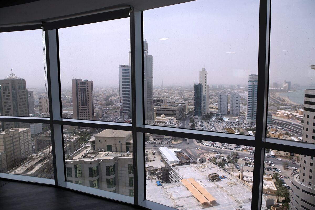 Kuwait May Coordinate With Saudis on $20 Billion Bond Clash - Bloomberg