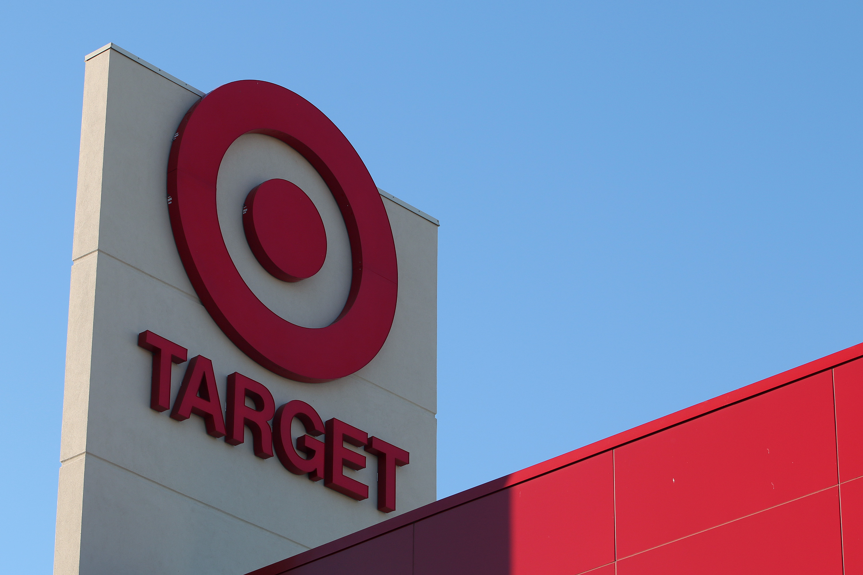Wolves Close In on Target's Executives - Bloomberg